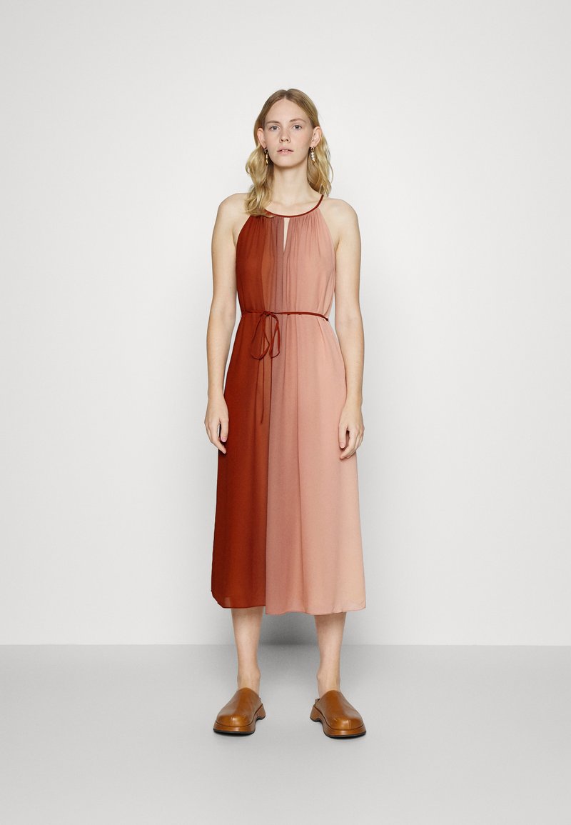 Theory HALTER - Cocktail dress / Party dress - shell/red clay/beige ...