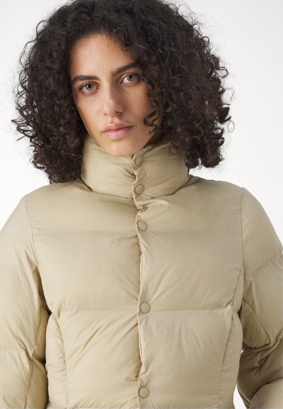 Wood Wood LIVIA LONG PADDED - Winterjas - dark khaki/beige - Zalando.be