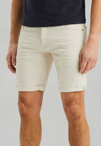 Cast Iron SHIFTBACK - Jeans Shorts - summer sand/beige - Zalando.ch