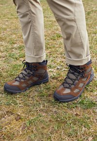 Jack Wolfskin VOJO 3 TEXAPORE MID - Scarpa da hiking - brown/phantom ...