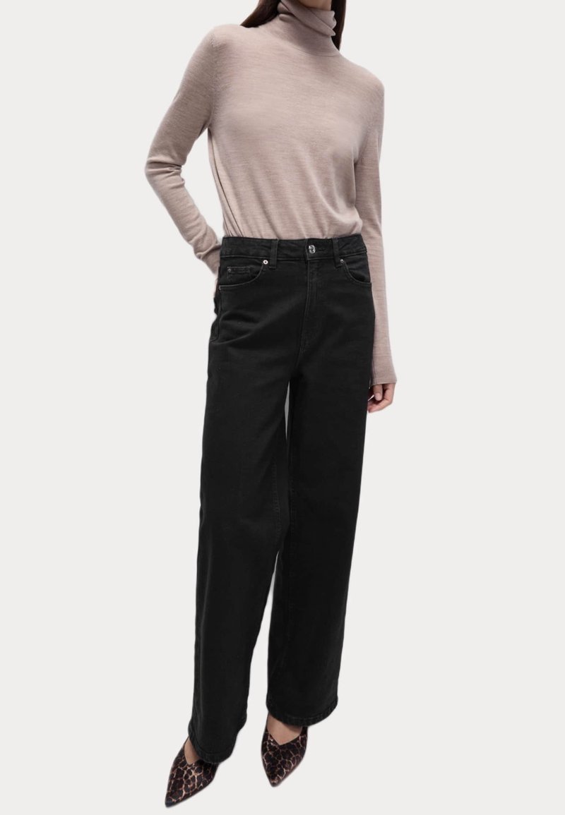 Marks & Spencer Relaxed fit jeans - black denim - (Pre-owned) - Zalando