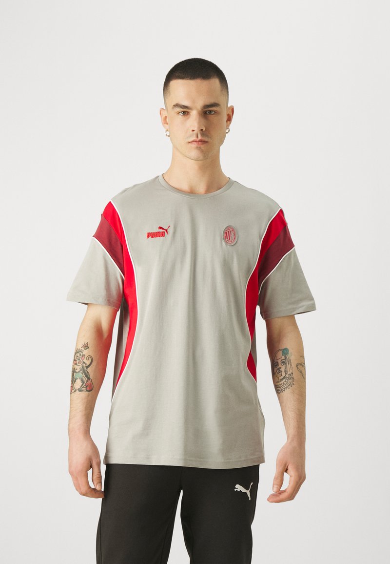 Puma AC MILAN FTBLARCHIVE TEE - Article de supporter - concrete gray ...