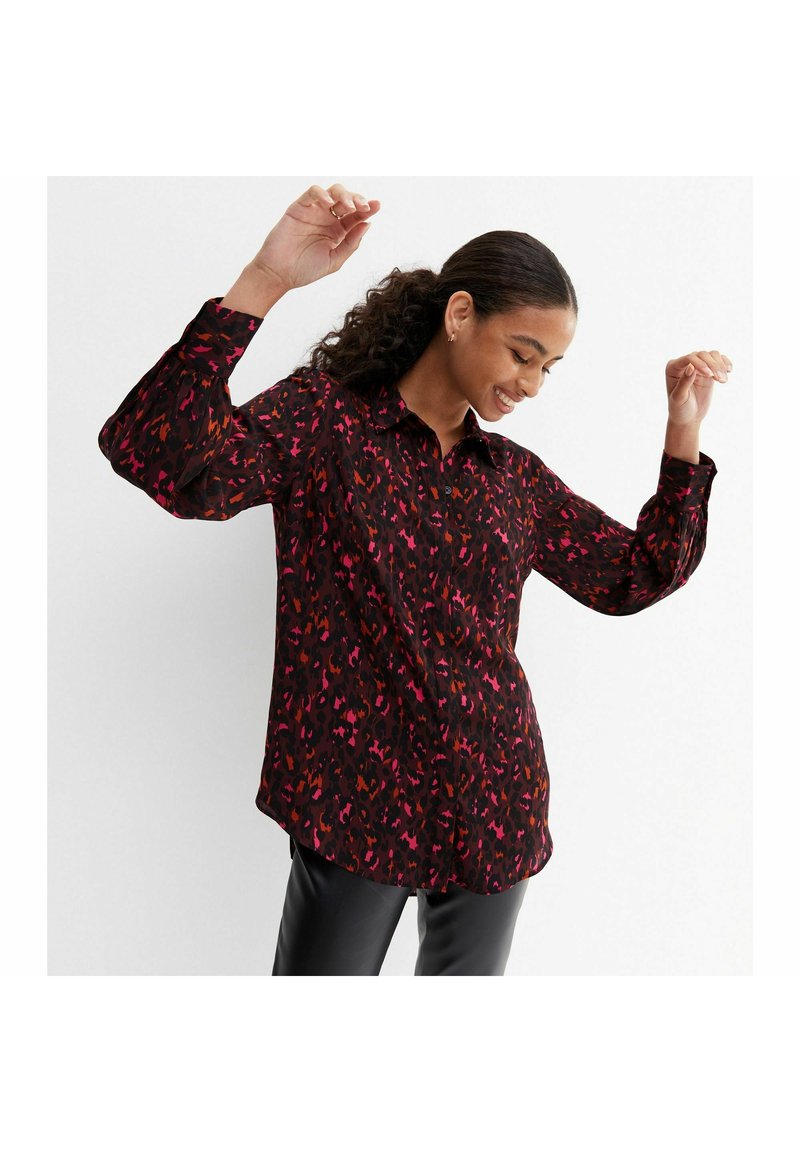 New Look LEOPARD PRINT LONG HEM - Skjorta - red pattern/rödmelerad ...