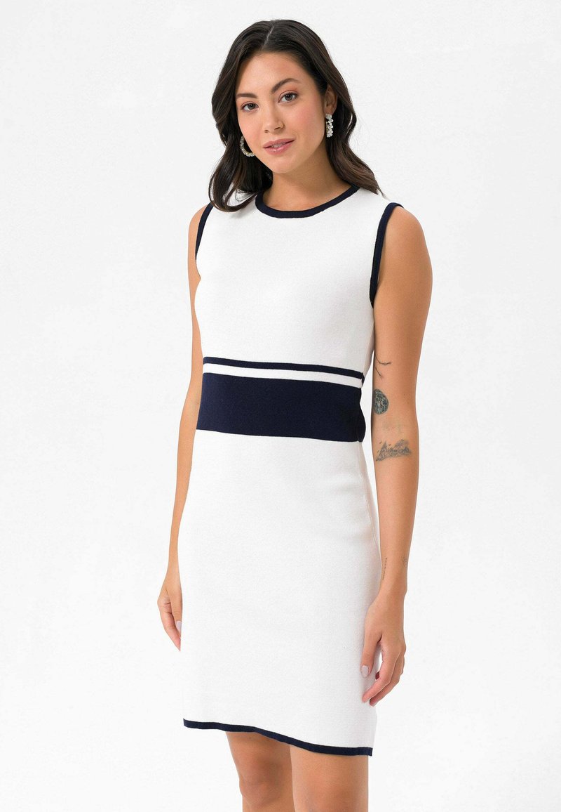 Felix Hardy Jersey dress - ecru/white - Zalando.de