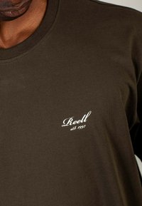 Reell STAPLE LOGO - T-Shirt basic - resin green/grün - Zalando.de