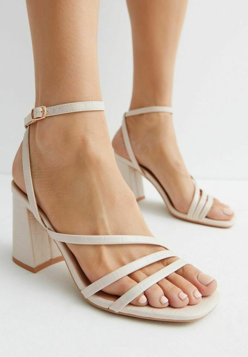 New Look STRAPPY - Sandalias de tacón - off white/crema - Zalando.es