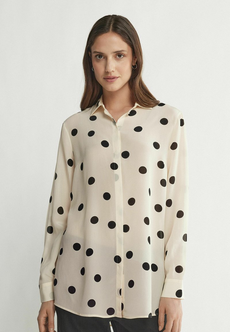Falconeri Overhemdblouse - natürlich black polka dot on butter groun ...