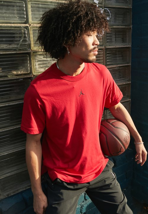 Jordan AIR STRETCH CREW - Printtipaita - gym red black white/punainen ...