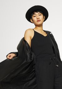 Anna Field 5 PACK - Linne - black/svart - Zalando.se