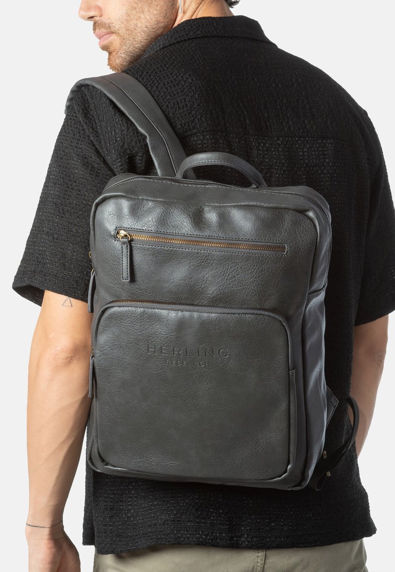 Herling TURING - Mochila - anthracite grey/gris oscuro - Zalando.es