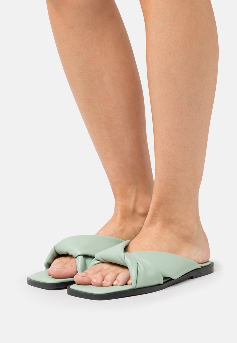 Vero Moda VMBERA SANDAL - Sandalias planas - jadeite/verde - Zalando.es