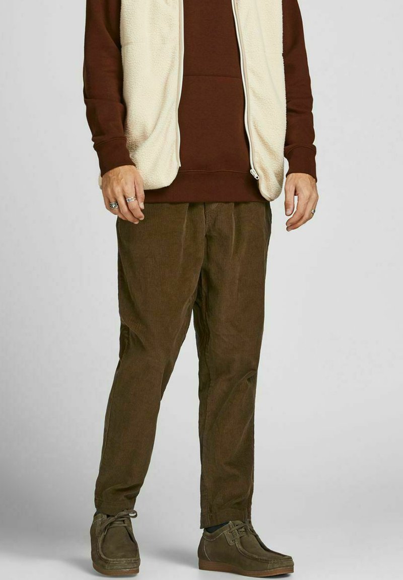 Jack & Jones Housut - desert palm/kameli - Zalando.fi