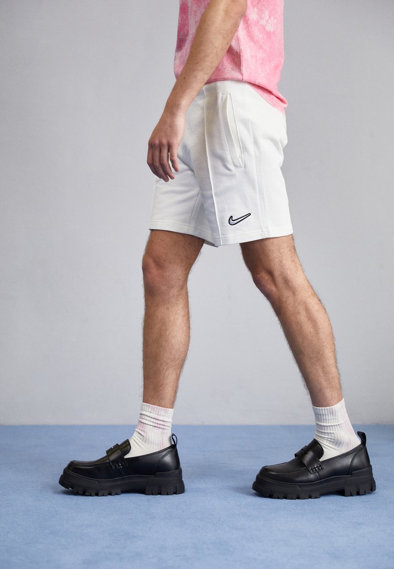 Nike Sportswear TREND - Shorts - sail/crema - Zalando.es