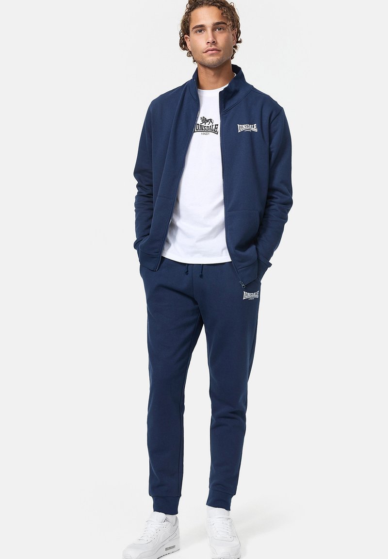 Lonsdale NORMALE PASSFORM BOGNIBRAE SET - Verryttelypuku - navy white ...