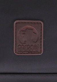 Coronel Tapiocca CON LOGO GRABADO - Aktentasche - black/schwarz ...