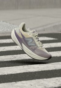 New Balance FUELCELL REBEL V5 - Road running shoes - candied violet ...