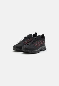 Salomon XT RUSH 2 UNISEX - Trainers - black/magnet/fiery red/black ...