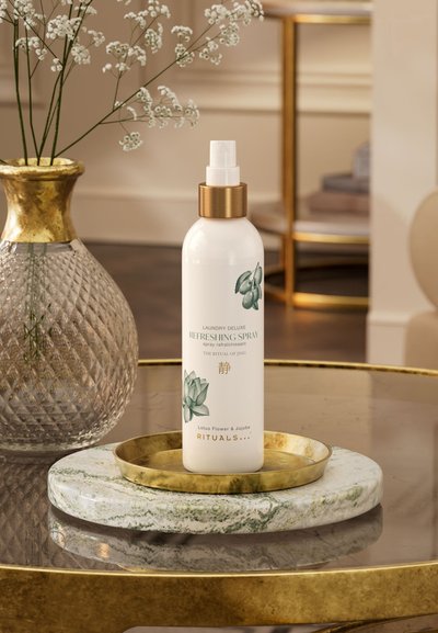 Rituals REFRESHING SPRAY ROOM & TEXTILE - THE RITUAL OF JING - JUJUBE & LOTUS - Raumduft ...