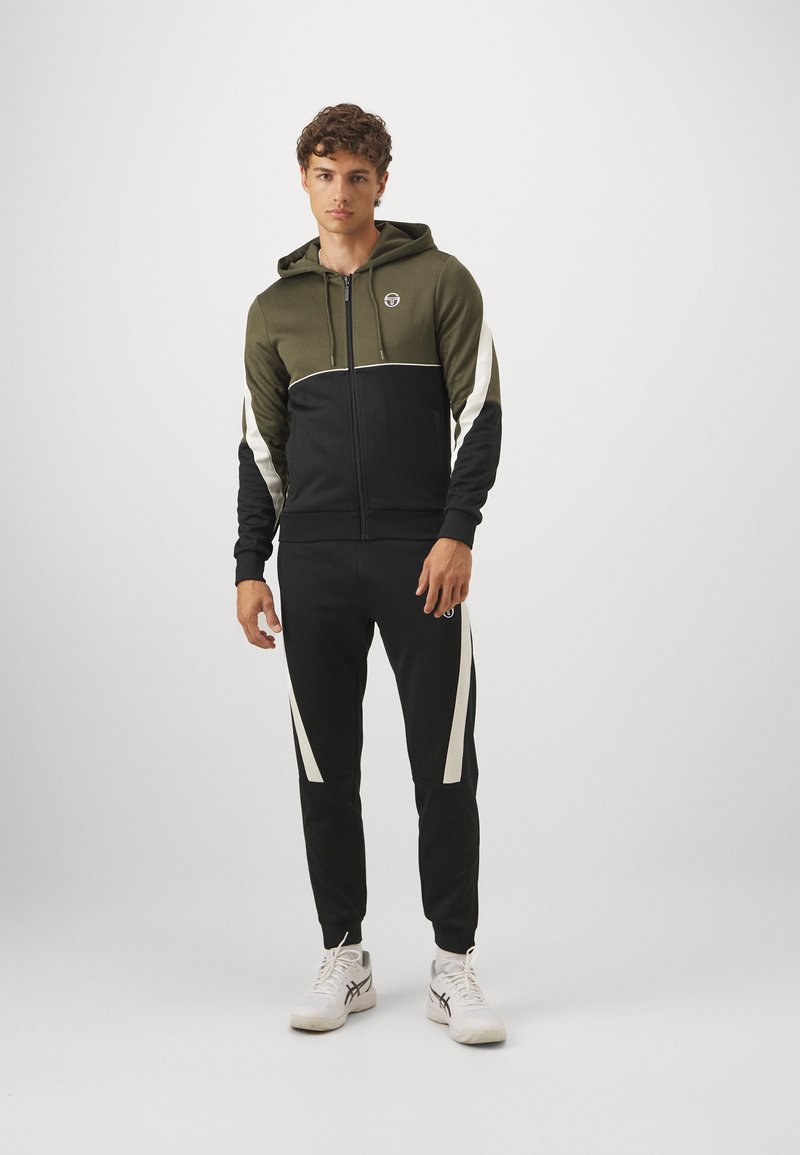 Sergio Tacchini DIAGONALLEY TRACKSUIT - Tuta - black/grape leaf/nero ...