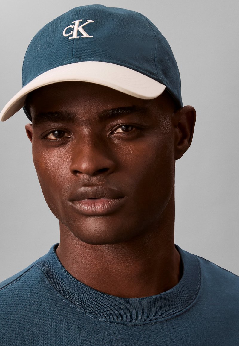 Calvin Klein COLORBLOCK EMBROIDERED LOGO - Gorra - atlantic deep/azul ...