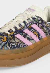 adidas Originals GAZELLE BOLD - Baskets basses - utility black/orchid ...