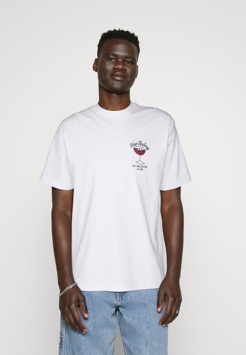 On Vacation TEAM RED WINE UNISEX - T-Shirt print - white/weiß - Zalando.de