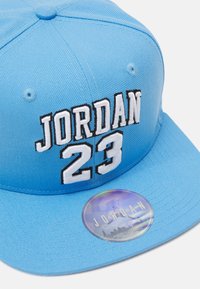 Jordan JAN FLATBRIM UNISEX - Cap - university blue/light blue - Zalando ...