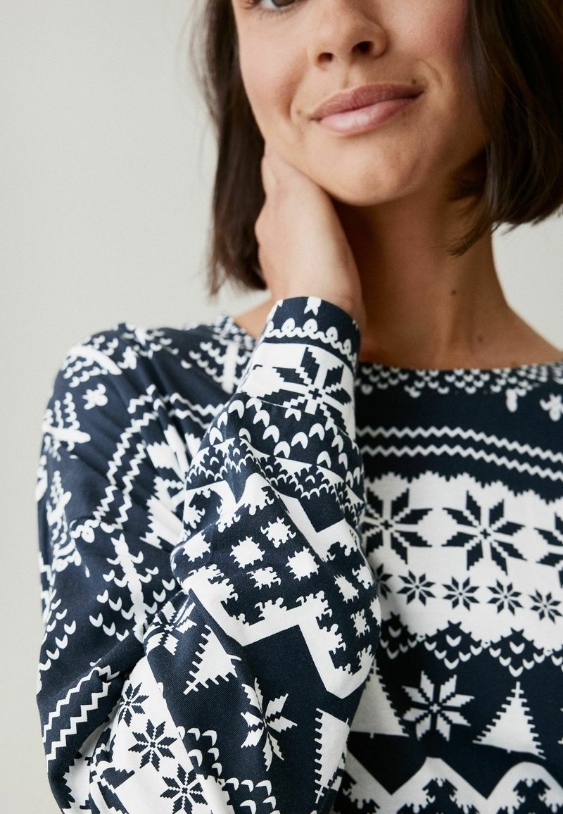 Next MATCHING FAMILY CHRISTMAS SET TALL - Pyjama - navy blue fairisle ...