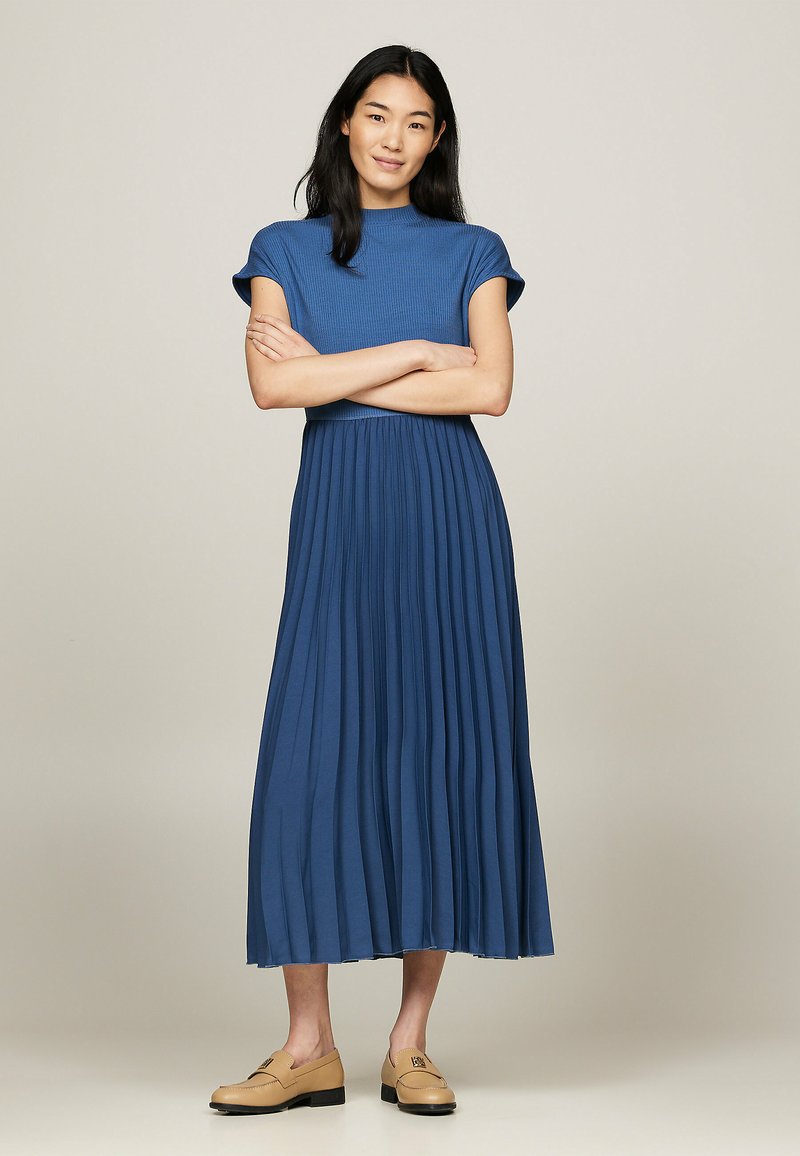 Tommy Hilfiger PLEAT MIDI - Robe en jersey - fossil blue/bleu - ZALANDO.FR