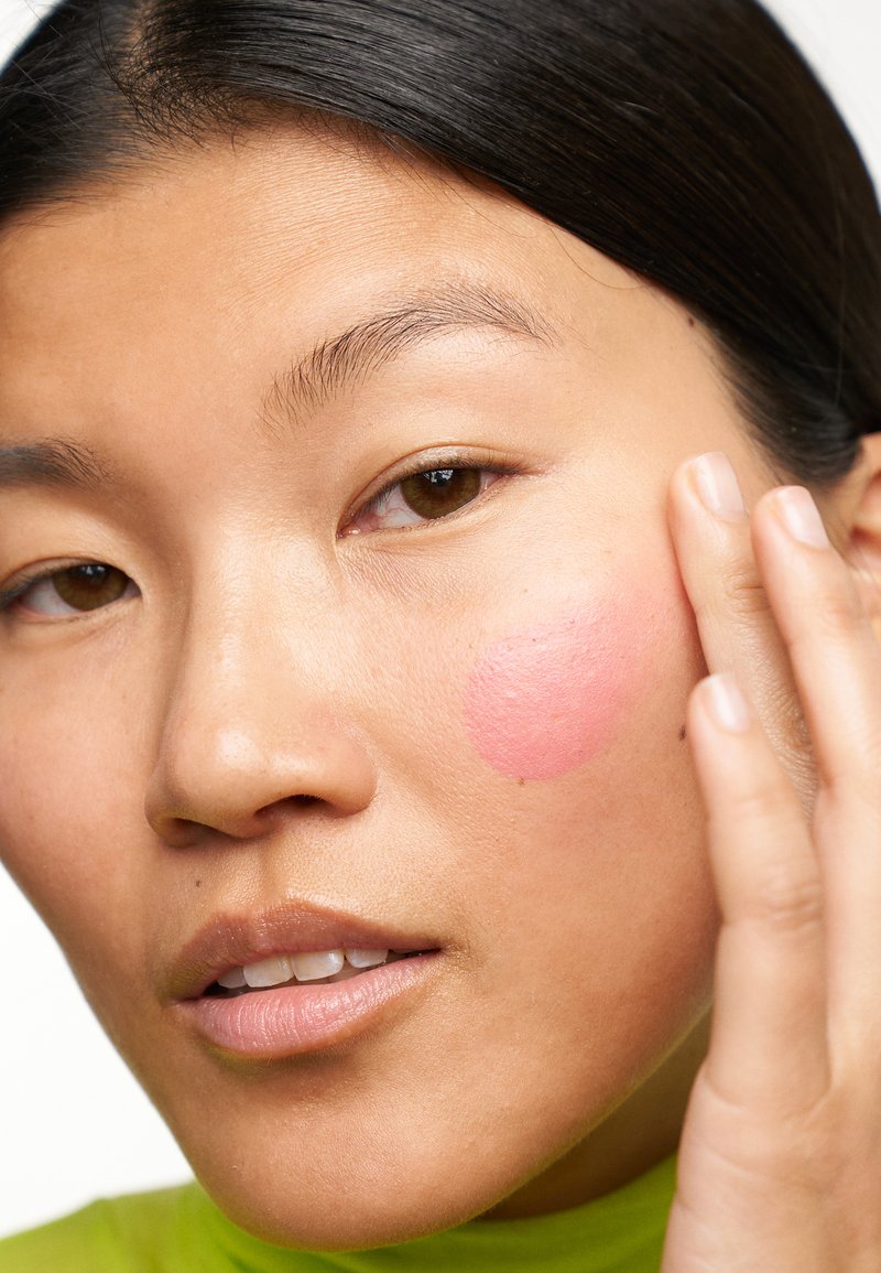 Makeup Revolution REVOLUTION FAST BASE BLUSH STICK - Phard - rose/fuxia ...