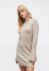 Abercrombie & Fitch CHASE MOCK MINI DRESS - Rochie tricotată - brown ...