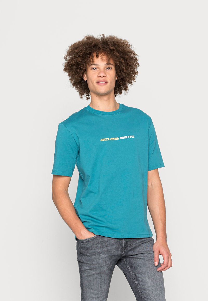 Endless Nights UNIFORM ESSENTIALS LOGO UNISEX - Print T-shirt - teal ...