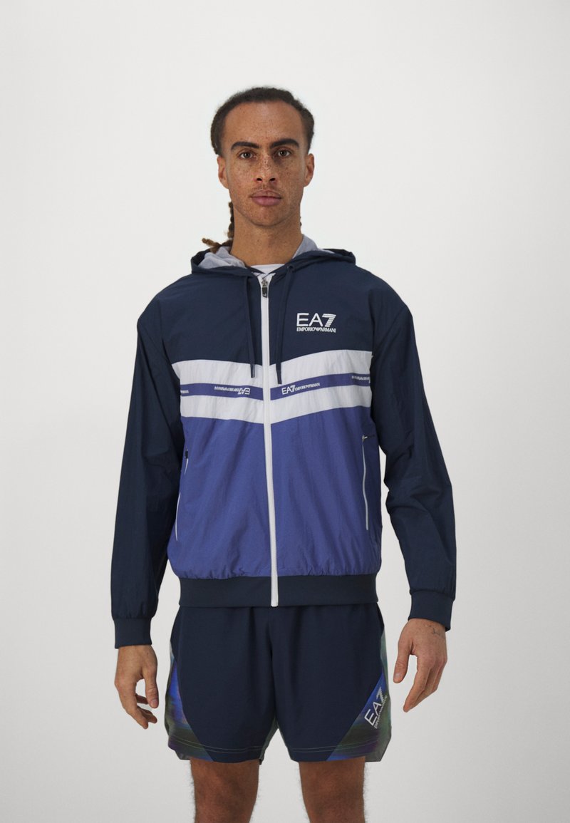 EA7 Emporio Armani TENNIS CLUB HOODIE - Training jacket - navy blue ...