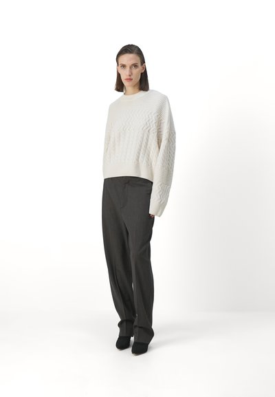 Filippa K BOXY BRAIDED - Strickpullover - chalk white/offwhite - Zalando.at