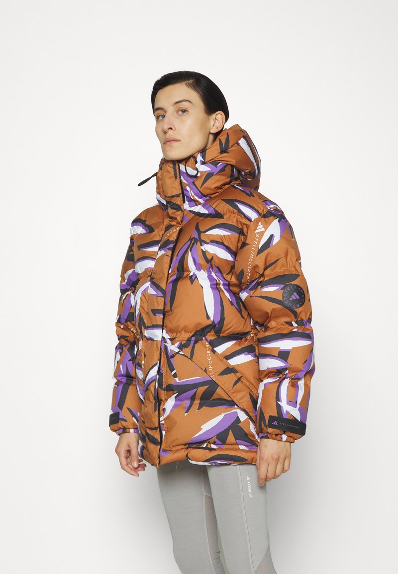 adidas by Stella McCartney MID PUFF - Winterjas - dark caramel/deep ...