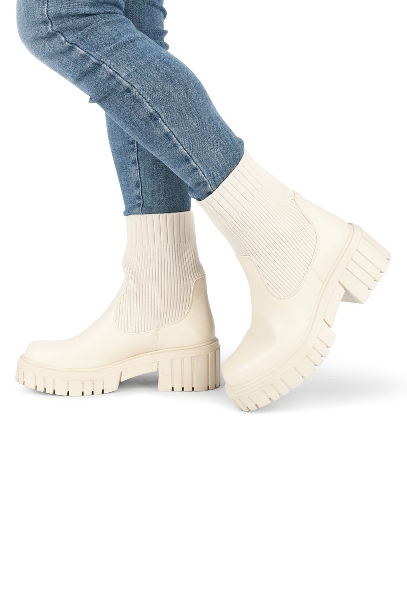 Posh by Poelman AYLA - Platform ankle boots - cream/off-white - Zalando