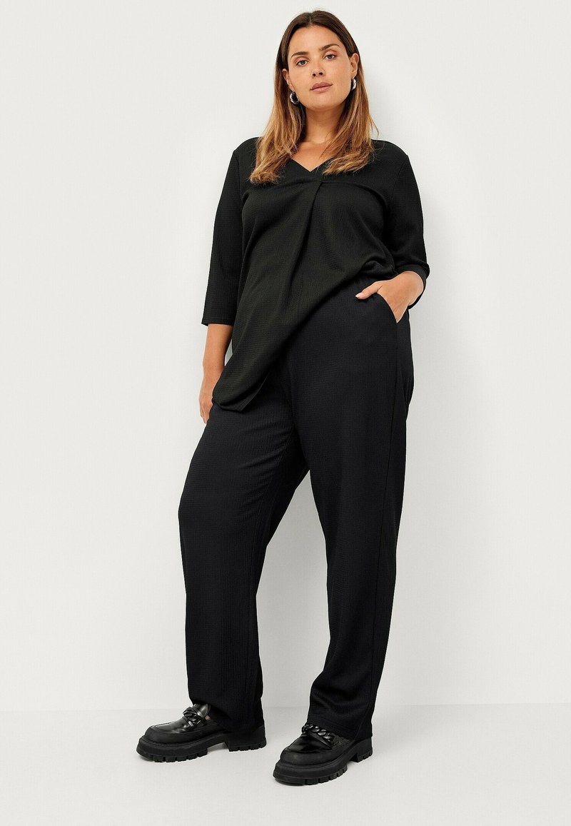 Ellos Plus collection KALTRINA - Pantalones deportivos - schwarz/negro ...