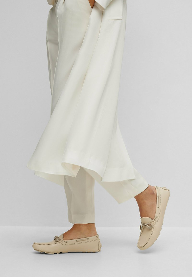 BOSS EVE DRIVER - Moccasins - natural eighteen/white - Zalando