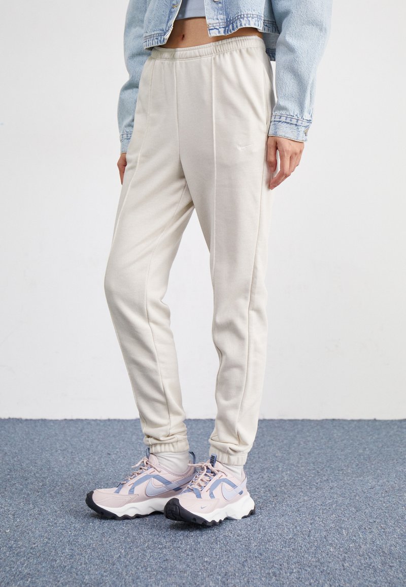 Nike Sportswear Tracksuit Bottoms Light Orewood White Zalando Ie