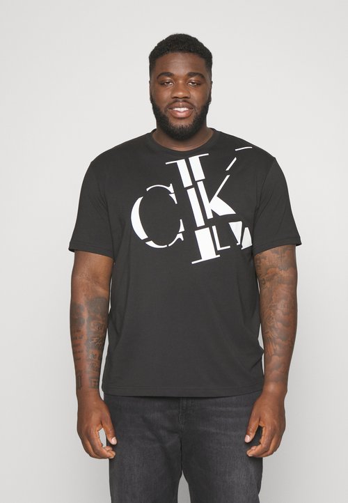 Calvin Klein Jeans Plus SEASONAL MONOLOGO TEE - T-Shirt print - ck black/porpoise/schwarz ...