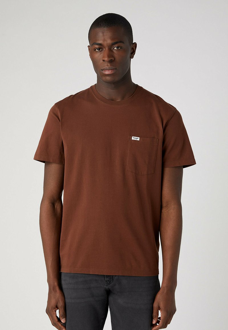 Wrangler POCKET TEE - T-Shirt print - potting soil/hellbraun - Zalando.de