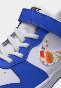 Nike Sportswear COURT BOROUGH UNISEX - Trainers - white/sapphire/black ...