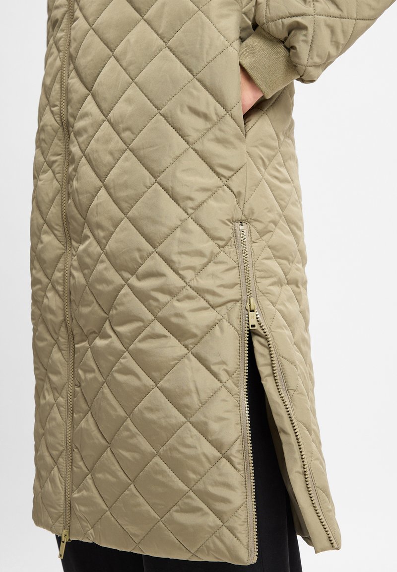 Gilly Coat