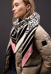 Street One DREIECK MIT LEO-MUSTER - Tuch - schwarz - Zalando.ch