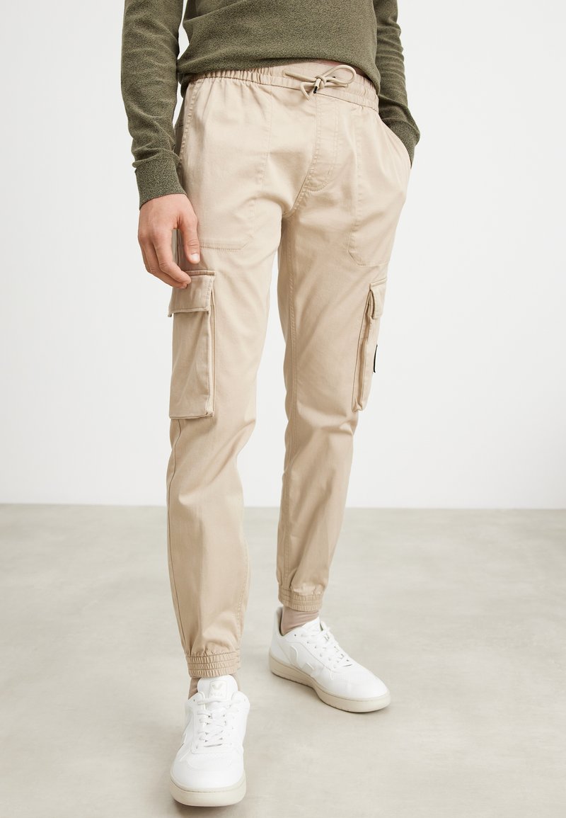 Calvin Klein Jeans Skinny Washed Pant Cargohose Plaza Taupe Beige