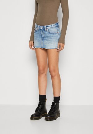 ONLY ONLNICKI LOW MINI SKIRT - Jeanskjol - medium blue denim/blå denim ...