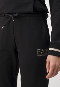EA7 Emporio Armani TRACKSUIT - Survêtement - nero/noir - ZALANDO