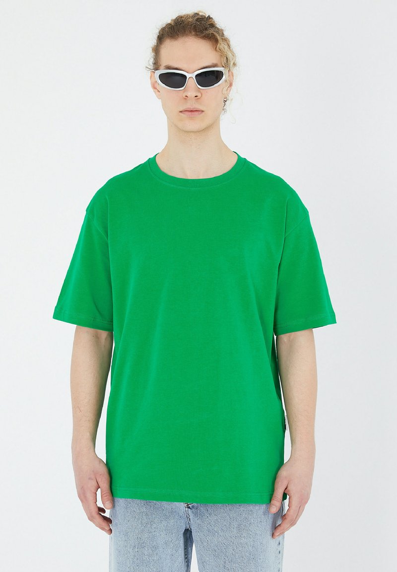 Megaman BASIC 320 GSM - T-Shirt basic - grün - Zalando.de