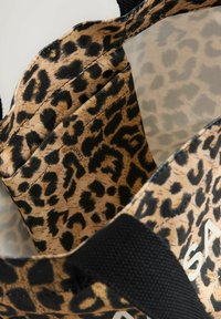 smALLSAINTS UNDERGROUND LOGO - Tote bag - animal/brown - Zalando