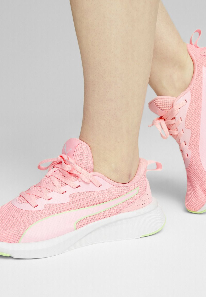 Puma FLYER LITE - Stability running shoes - koral ice speed green/pink ...